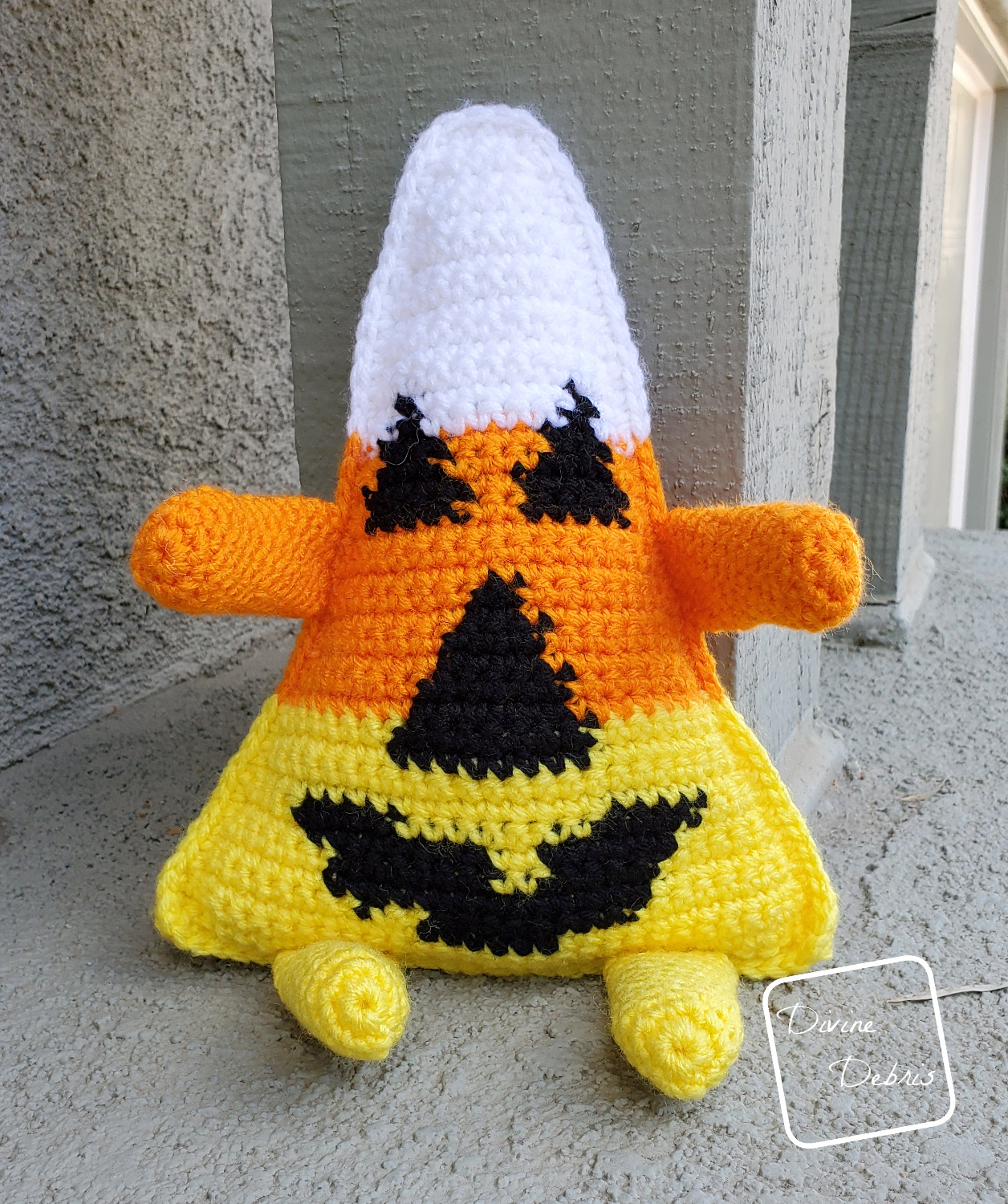 Candy Corn-O-Lantern Amigurumi free crochet pattern Divine Debris